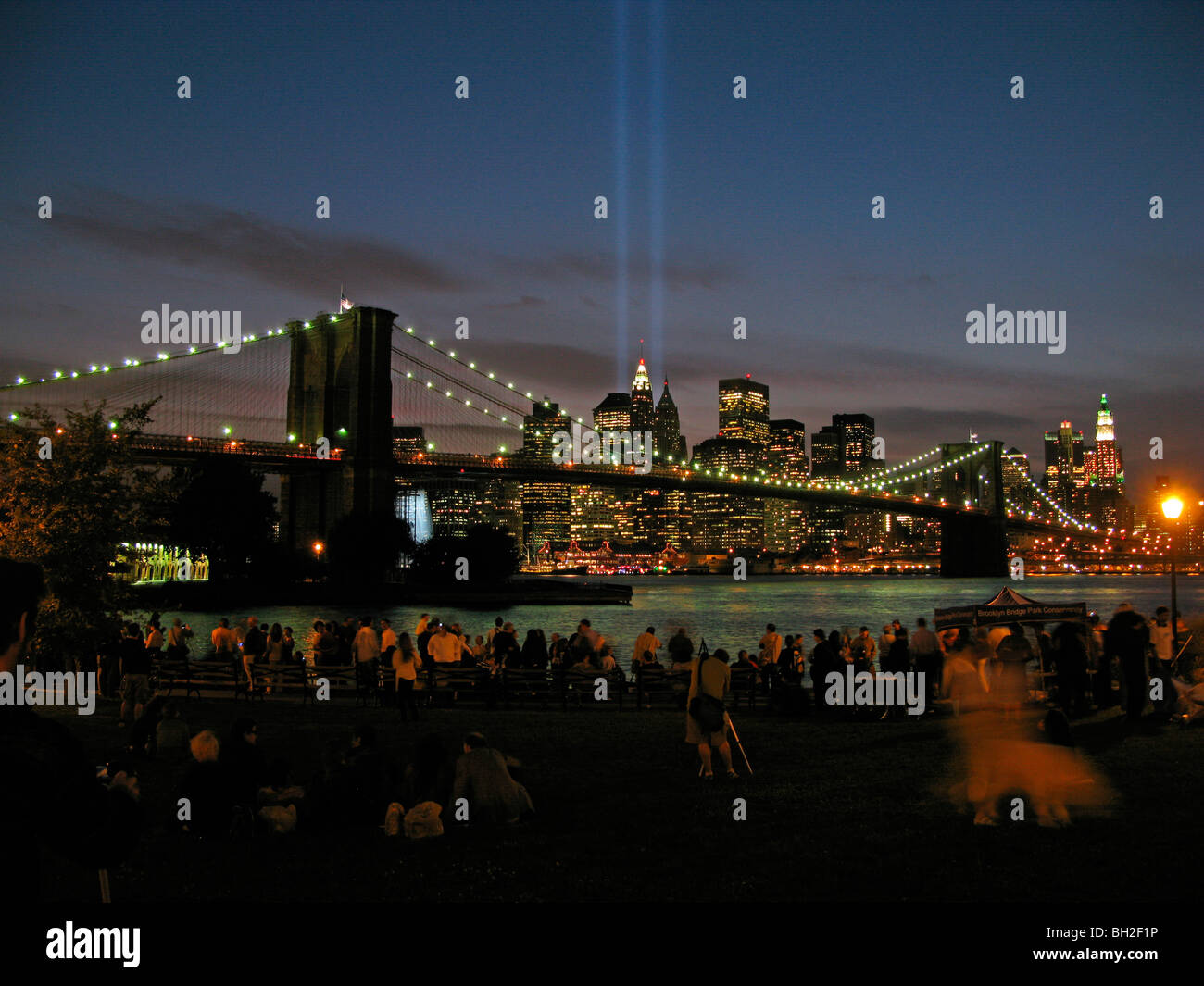 Brooklyn Bridge 9/11 memorial blue light beams Stock Photo - Alamy