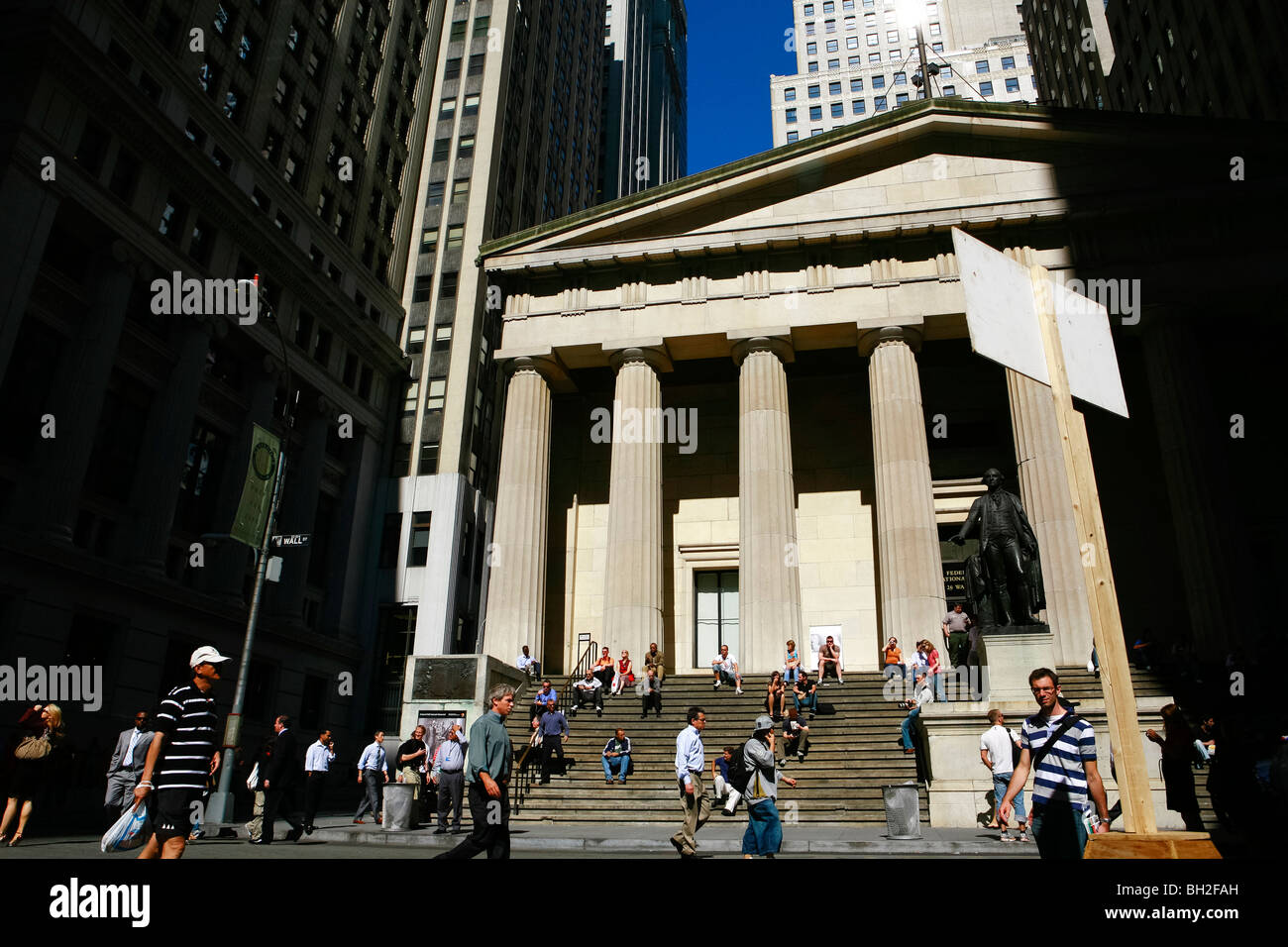 Federal hall hi-res stock photography and images - Alamy