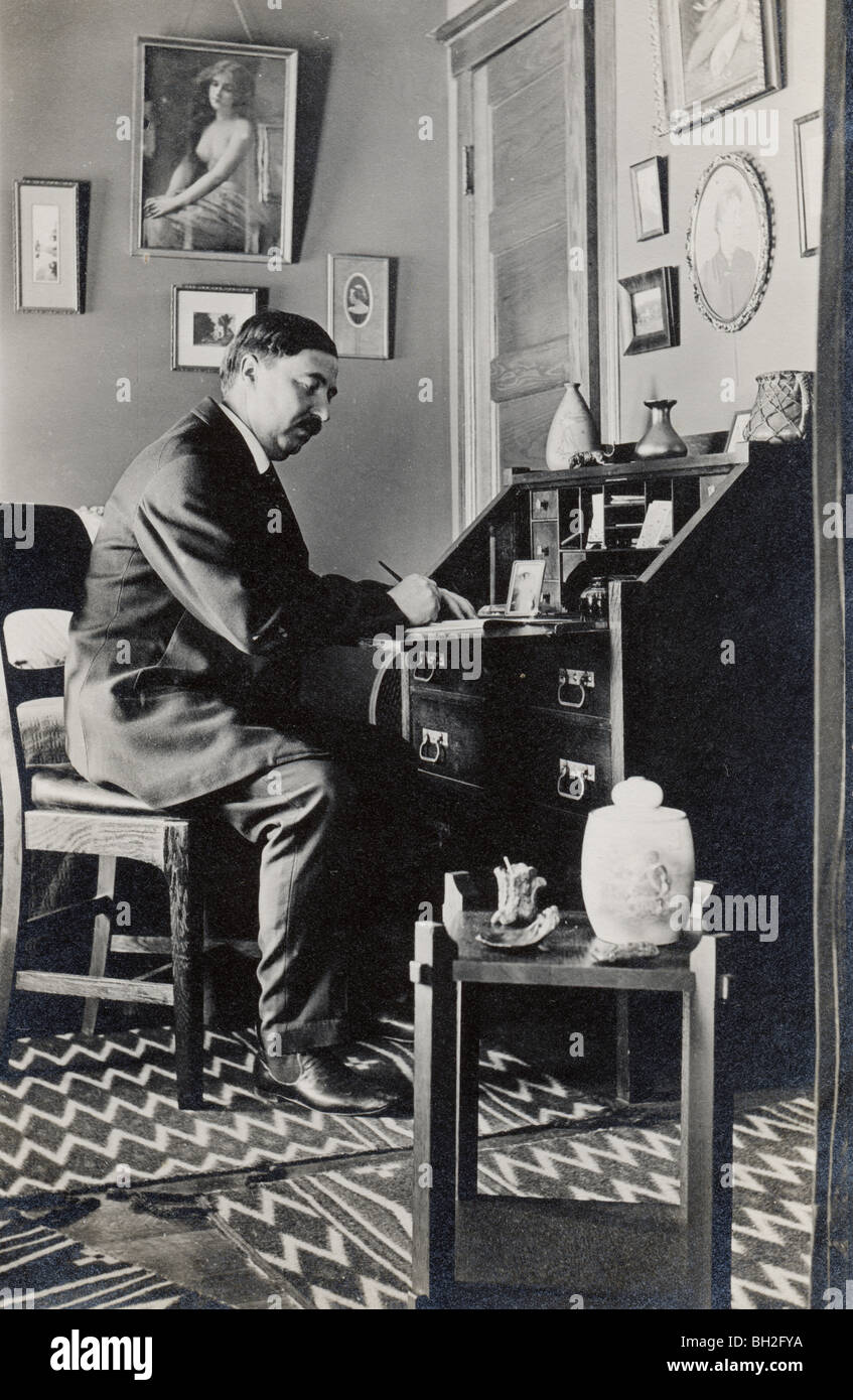 Painting 1900s man desk hi-res stock photography and images - Alamy