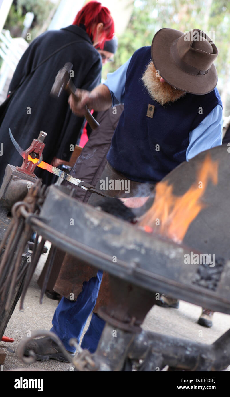 Metal workers hi-res stock photography and images - Alamy