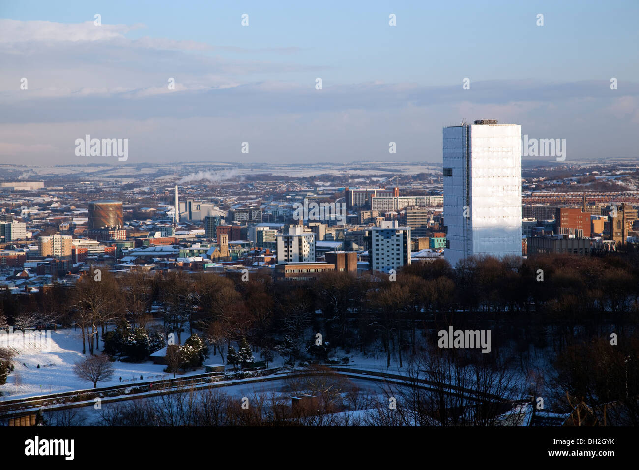 Tower blocks sheffield hi-res stock photography and images - Alamy
