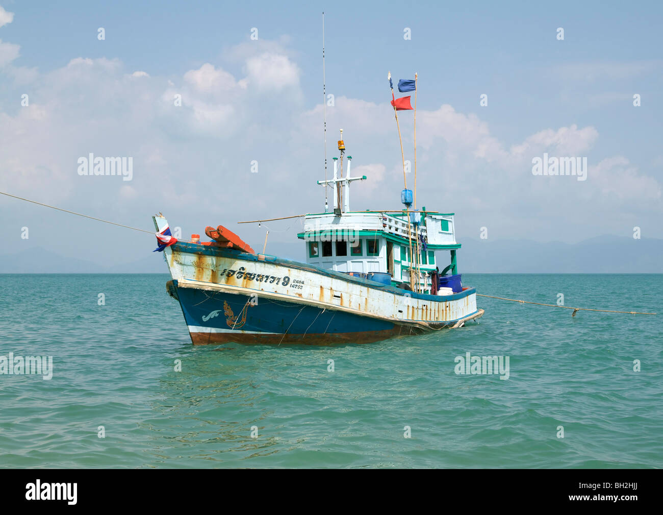 Thai fishing boat Stock Photo - Alamy