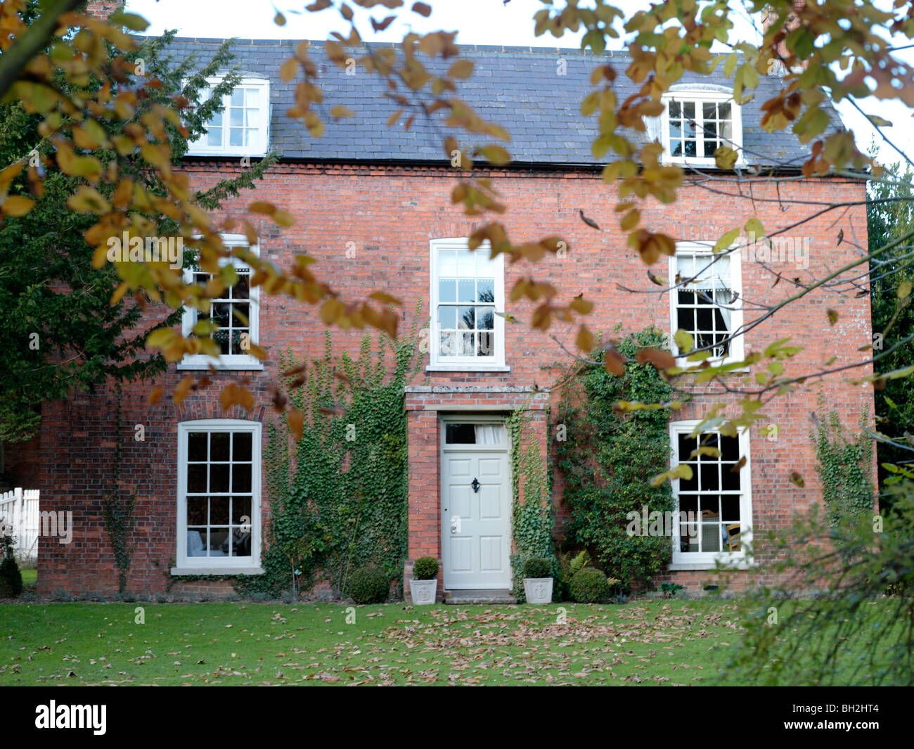 Exterior of Georgian farmhouse Stock Photo - Alamy
