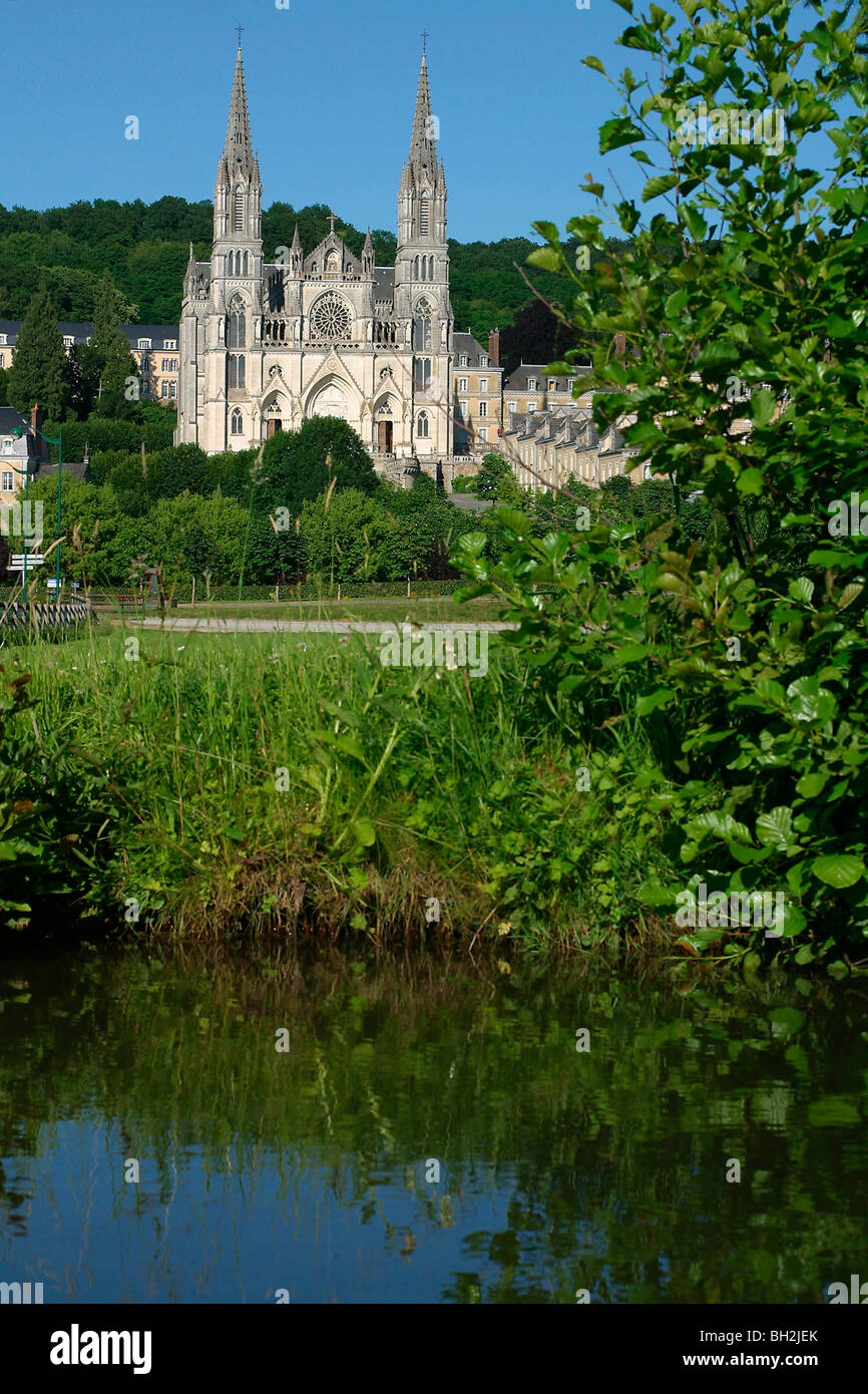 FACADE OF THE NOTRE-DAME DE MONTLIGEON BASILICA, LA CHAPELLE-MONTLIGEON ...