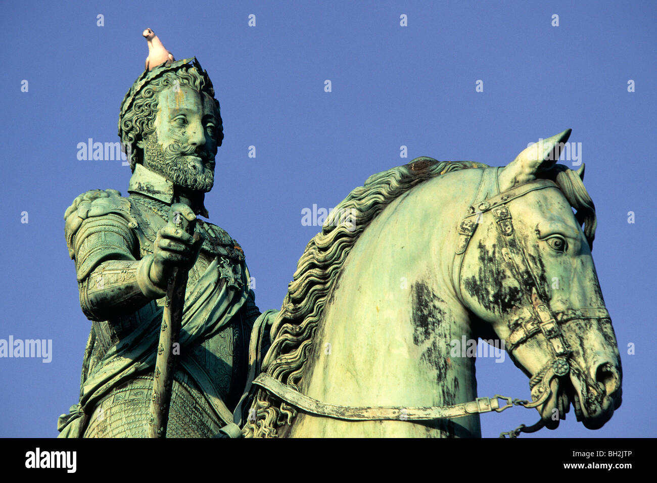 STATUE OF HENRI IV, PONT NEUF, PARIS (75), FRANCE Stock Photo - Alamy