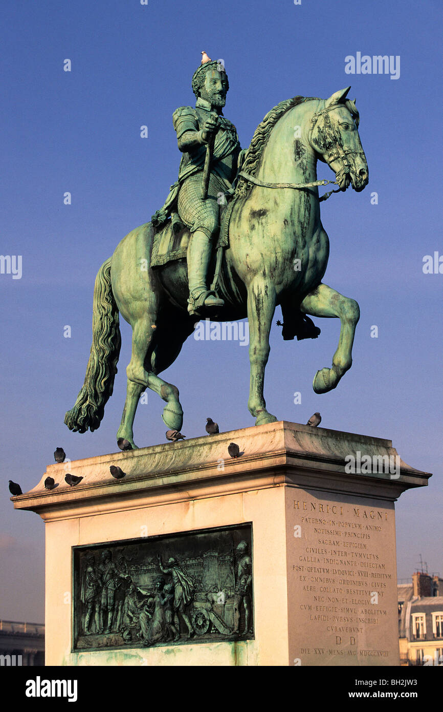 STATUE OF HENRI IV, PONT NEUF, PARIS (75), FRANCE Stock Photo - Alamy