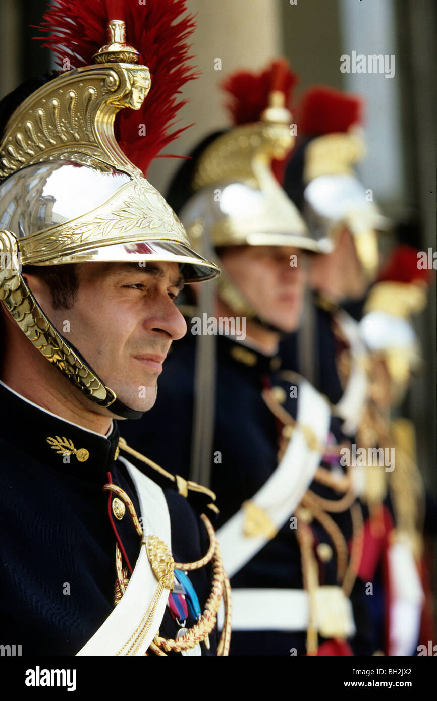 Paris republican guards at the elysee hi-res stock photography and ...