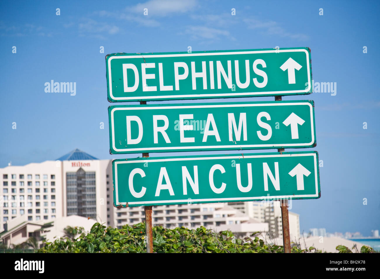 Cancun sign hi-res stock photography and images - Alamy