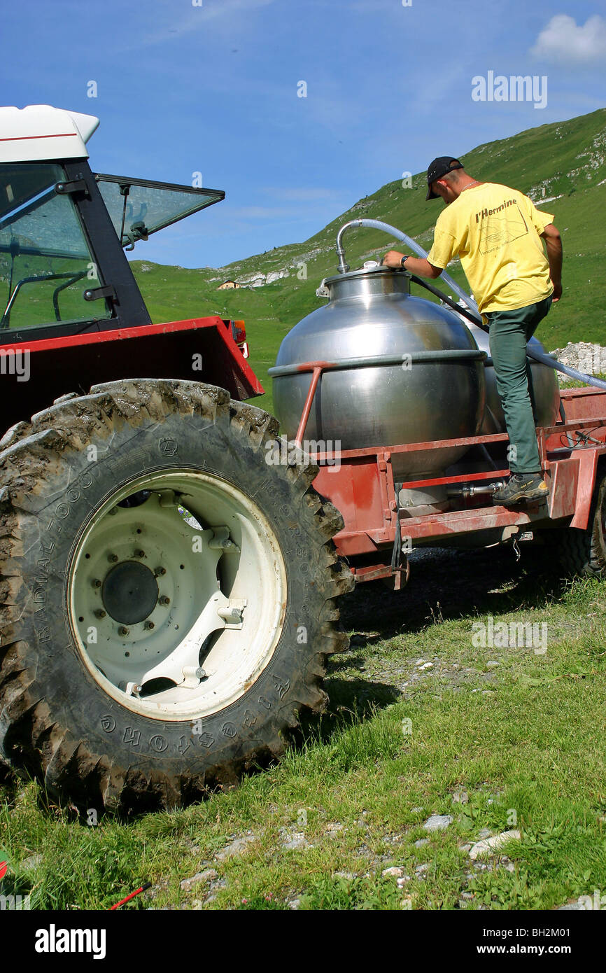 CLEANING OF A MILK TANK ON A FARM IN CORMET D'ARECHES Stock Photo - Alamy