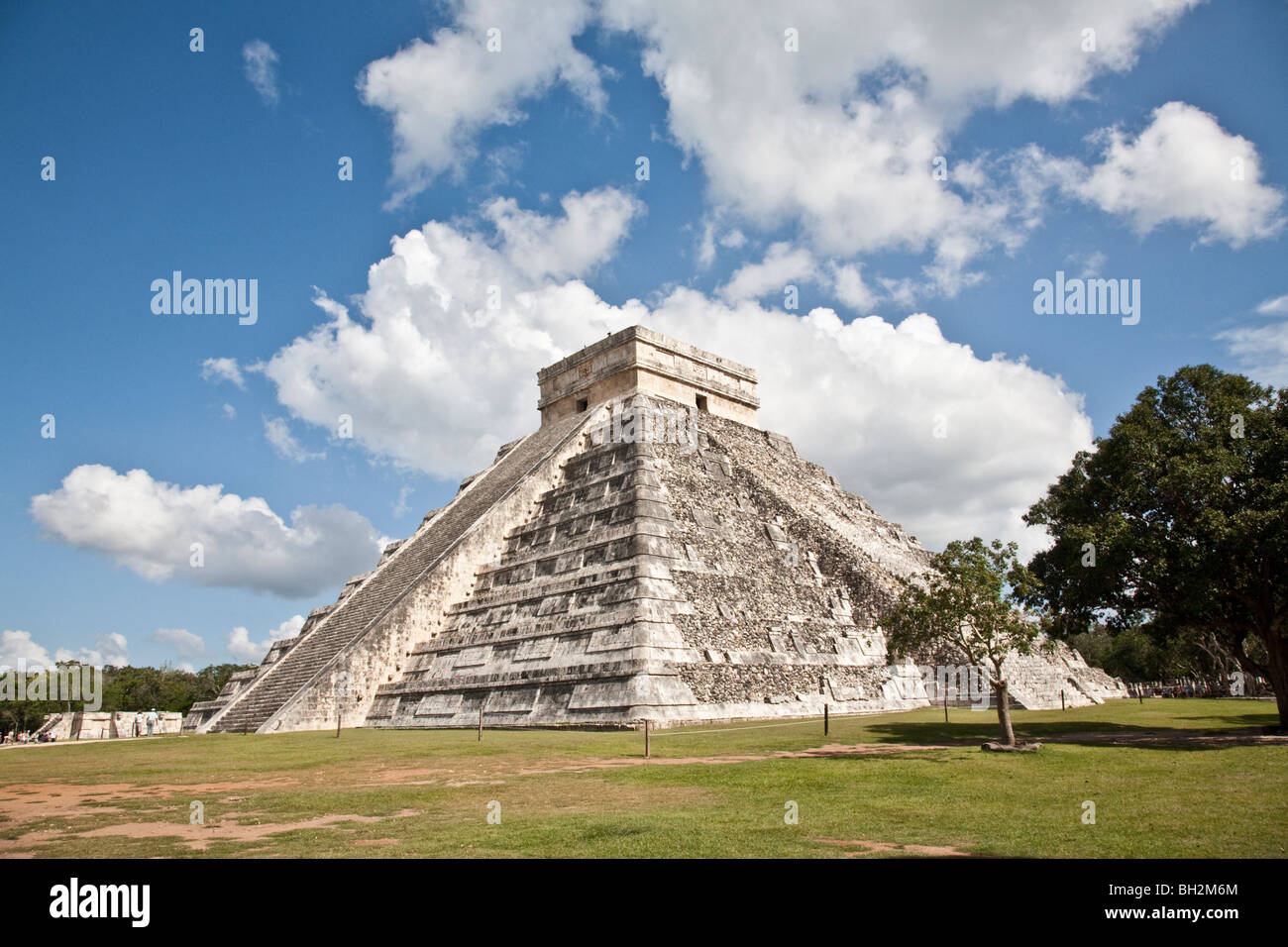 The Castle or Pyramid of Kukulcan. Chichen Itza Archaeological Site ...