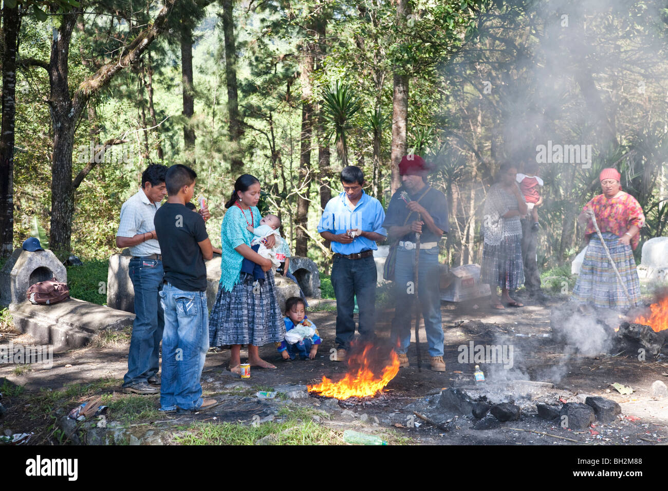 Performing mayan religious ceremony hi-res stock photography and images ...