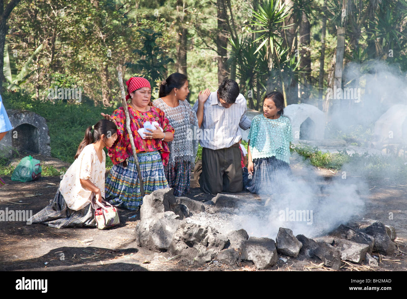 Performing mayan religious ceremony hi-res stock photography and images ...