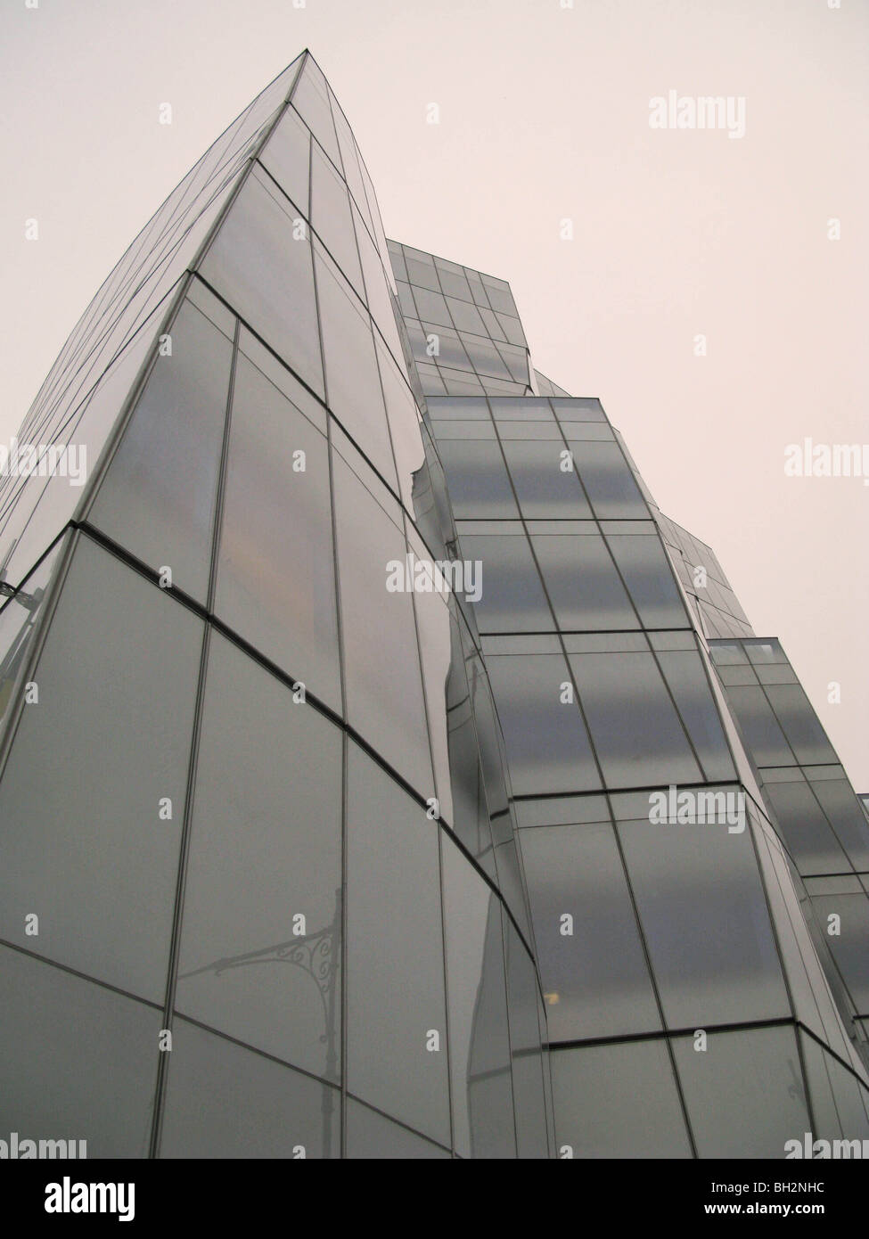 IAC building Frank Gehry Stock Photo - Alamy