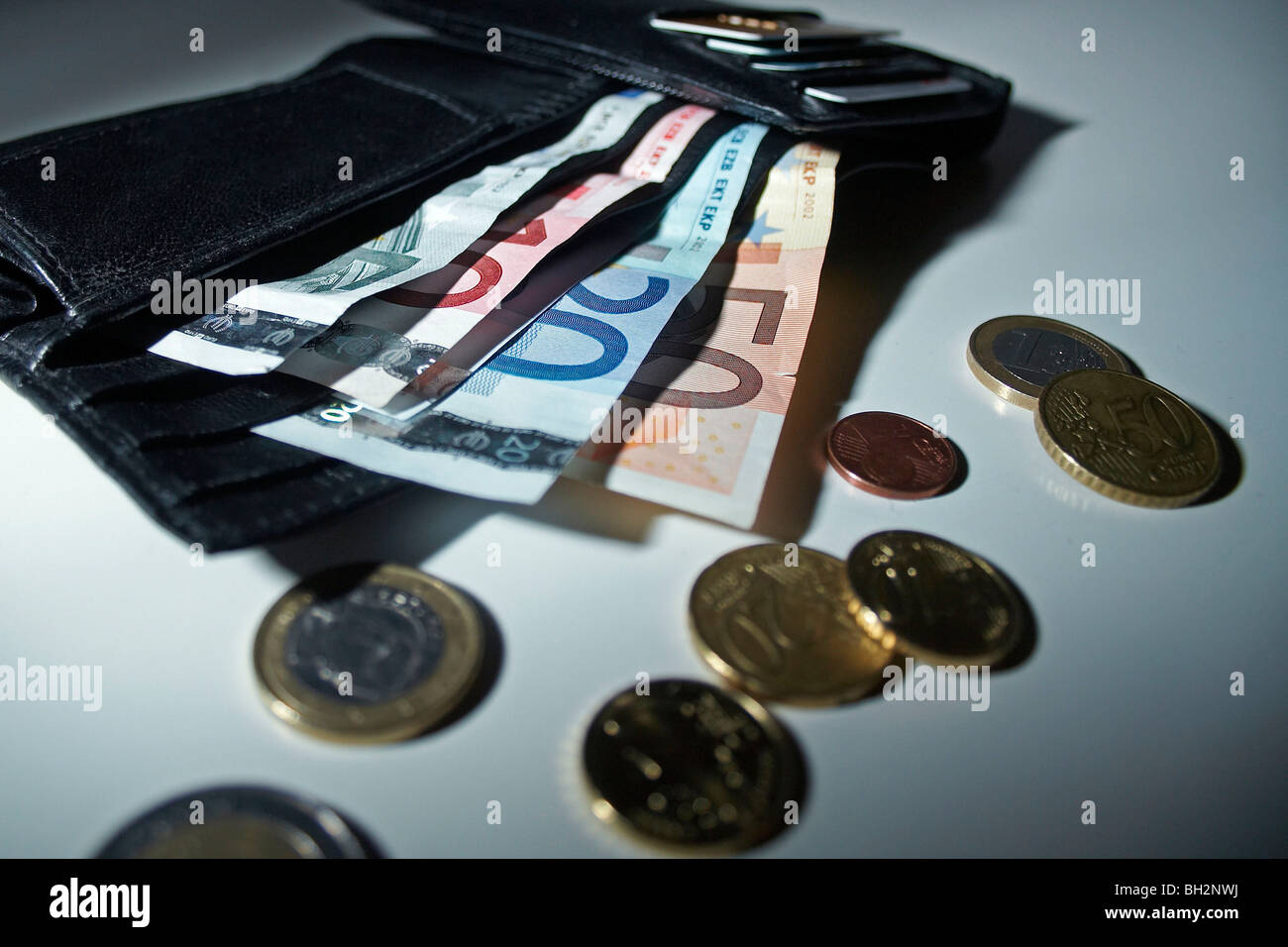 WALLET, EURO COIN, BANKNOTE Stock Photo - Alamy