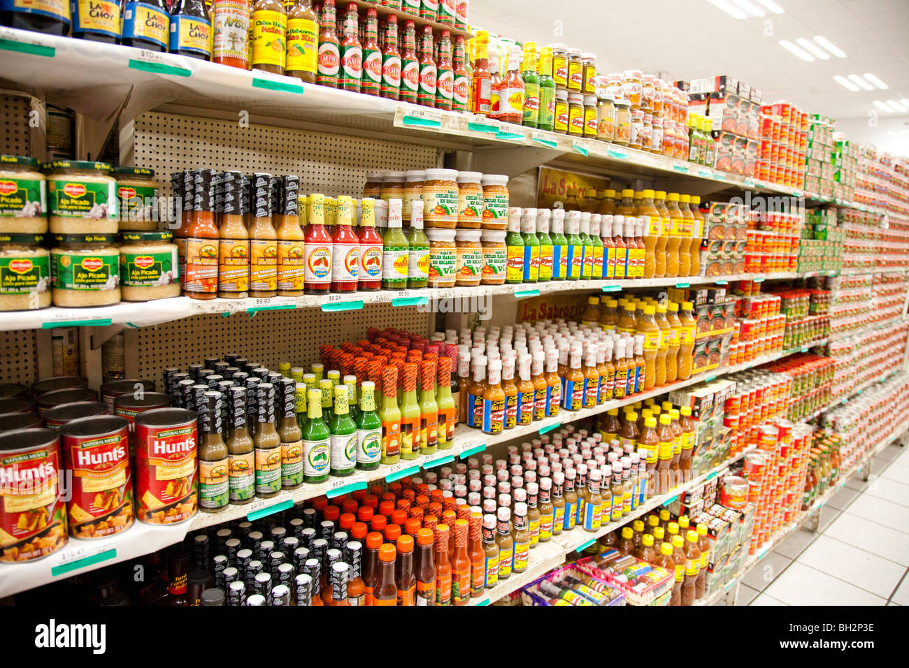 Supermarket inside in merida hi-res stock photography and images - Alamy
