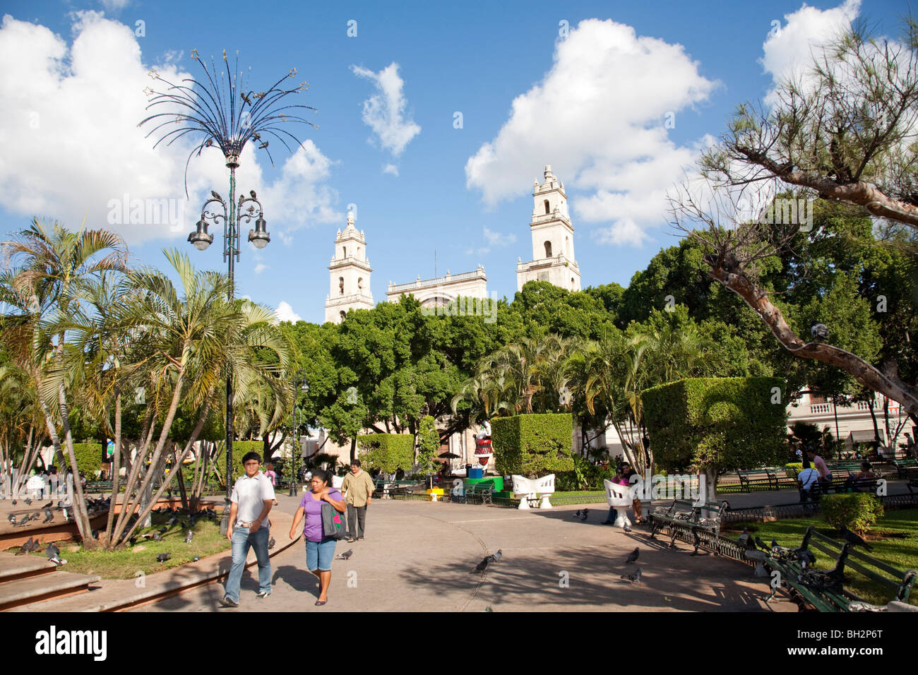 Merida central plaza mexico hi-res stock photography and images - Alamy