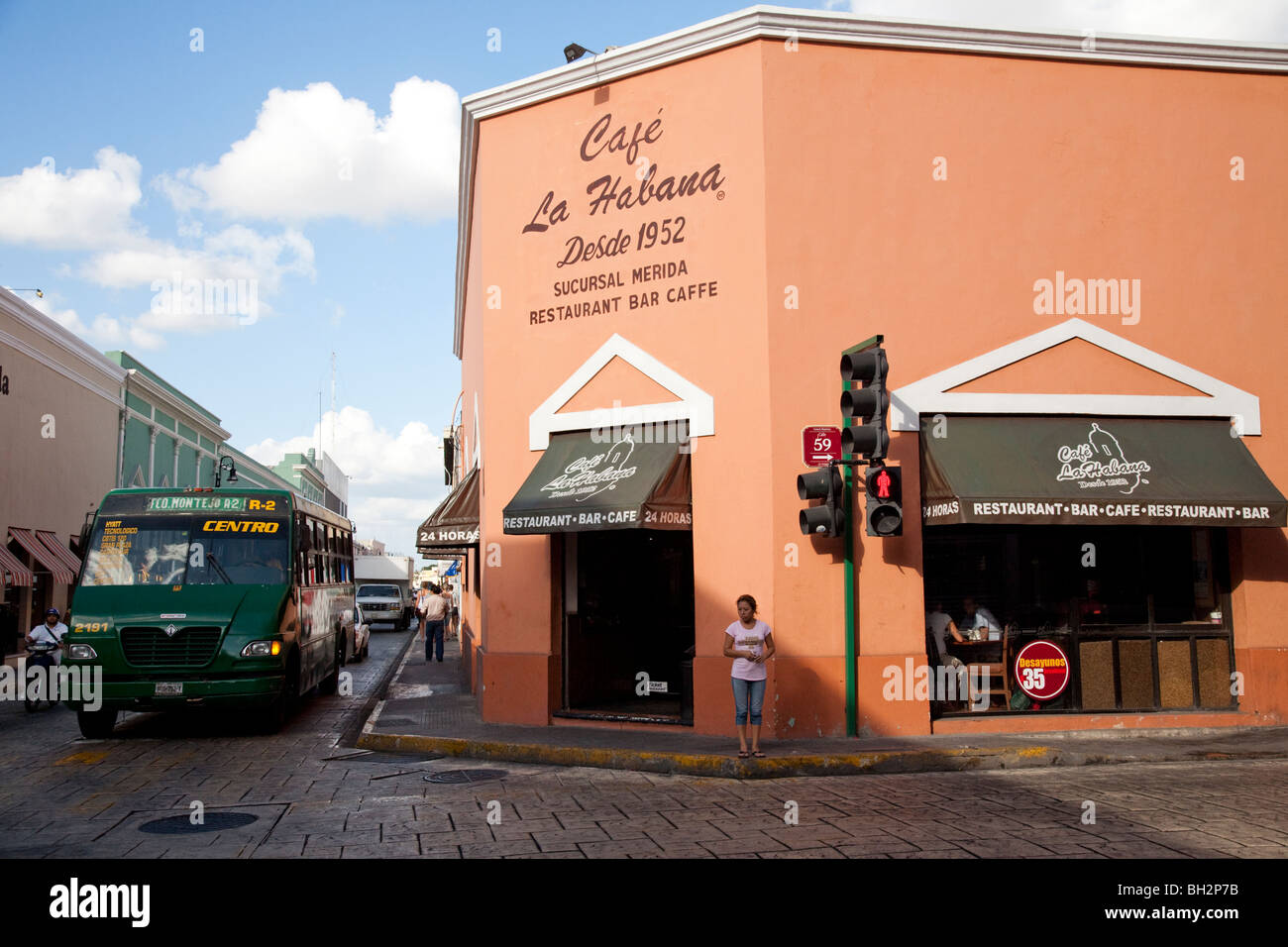 Cafe La Habana. Merida, Yucatan, Mexico Stock Photo - Alamy