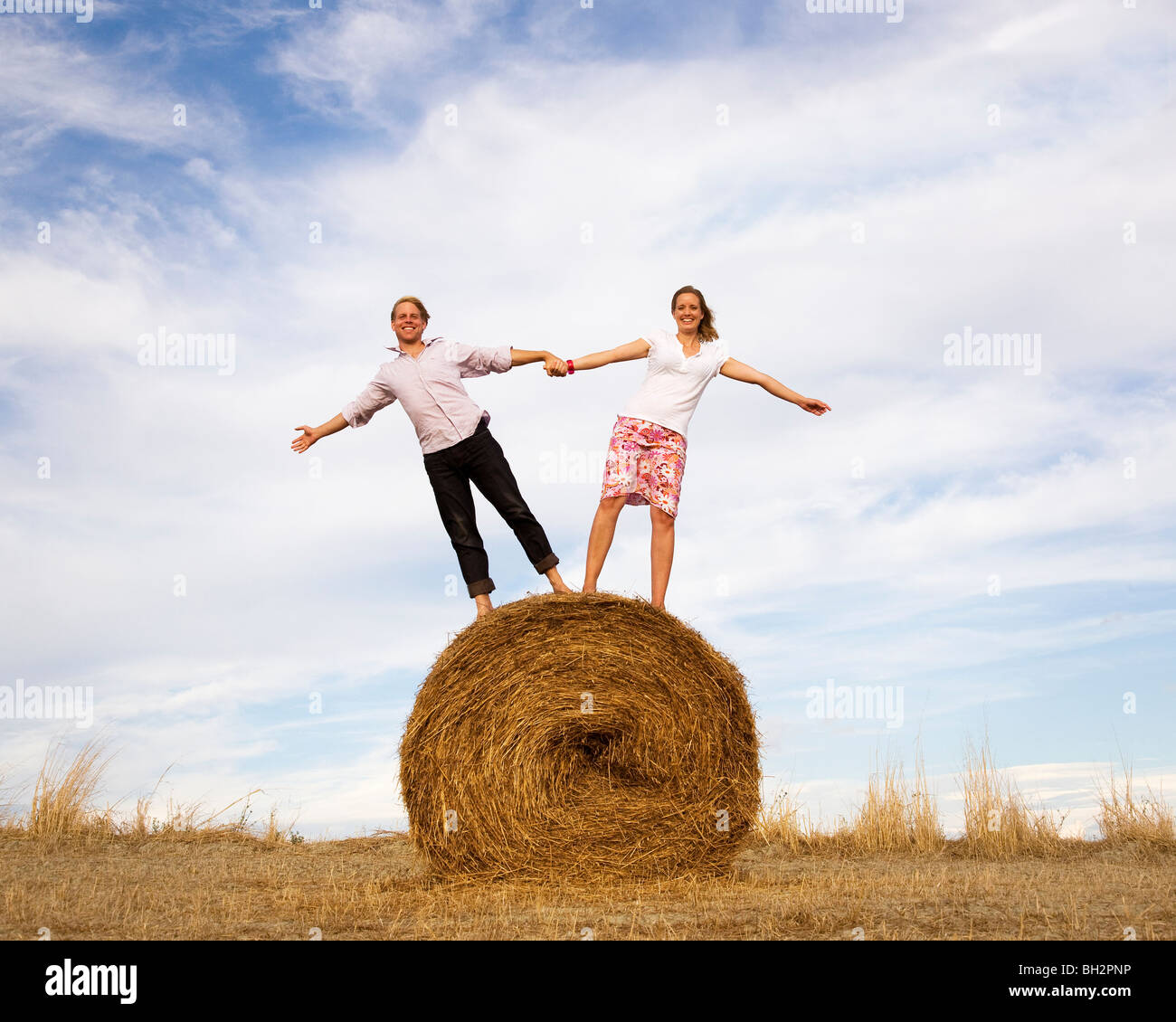 Man balancing hay hi-res stock photography and images - Alamy
