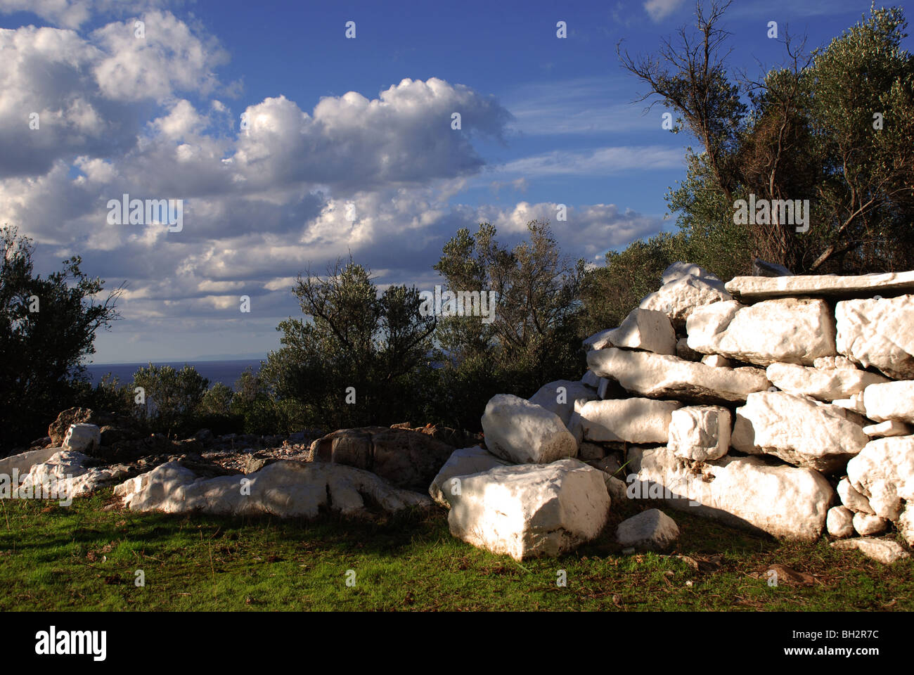 whitewashed stone wall Stock Photo - Alamy