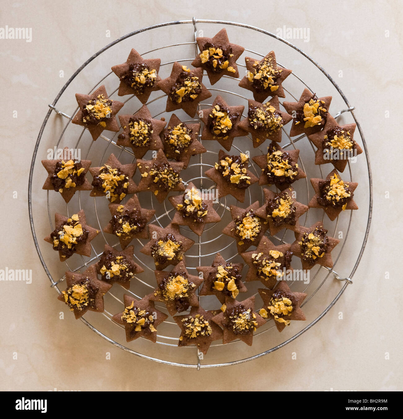 star shaped, brown christmas cookies Stock Photo - Alamy