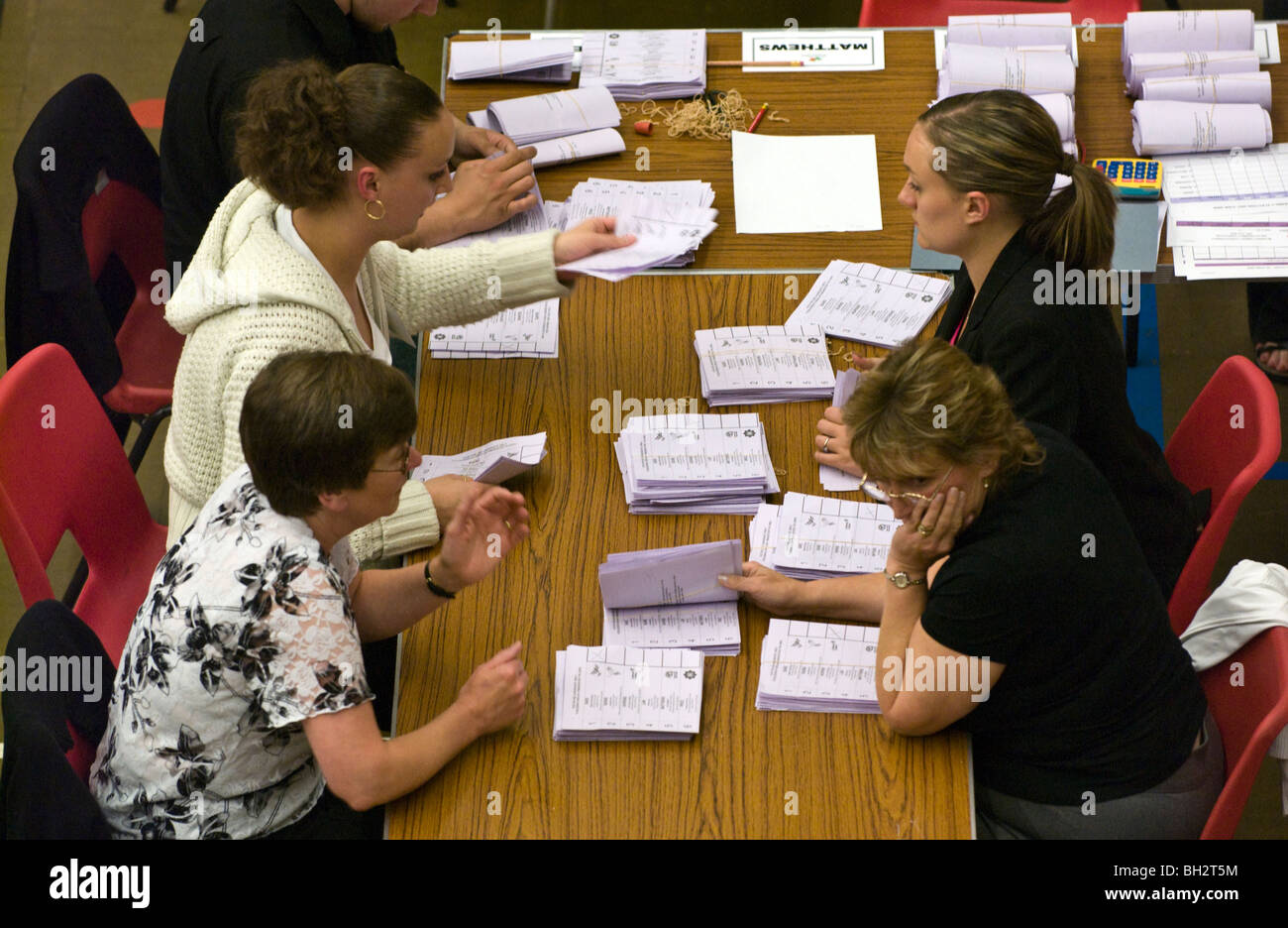 Counting ballots hi-res stock photography and images - Alamy