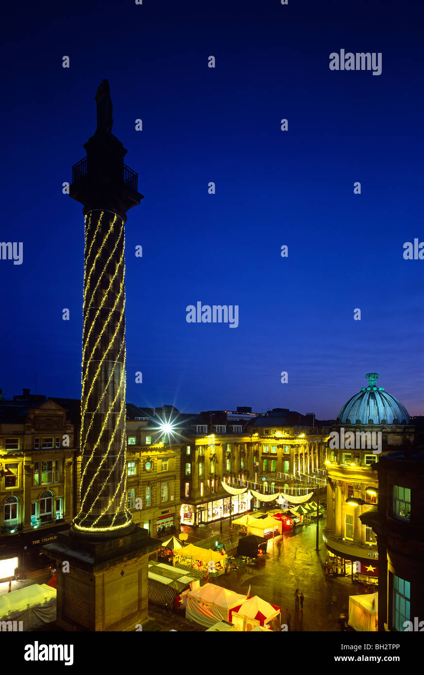 Grey's Monument at Christmas, Newcastle upon Tyne Stock Photo - Alamy