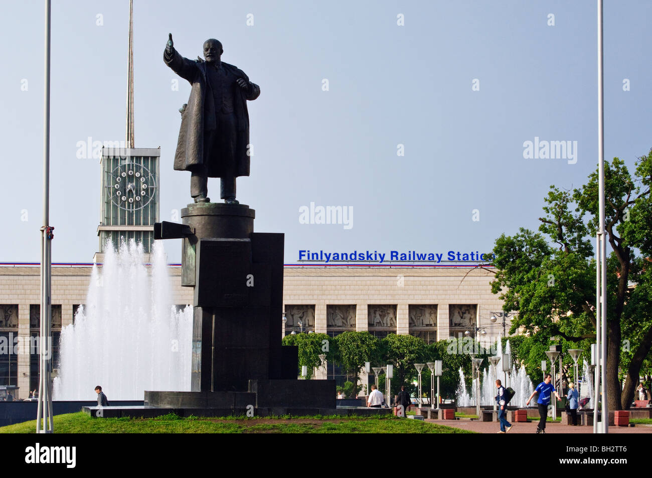 Monument of lenin leningrad hi-res stock photography and images - Alamy