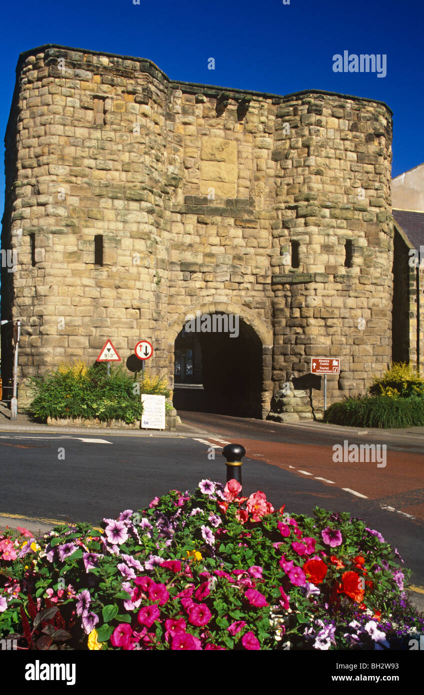 Tower alnwick hi-res stock photography and images - Alamy