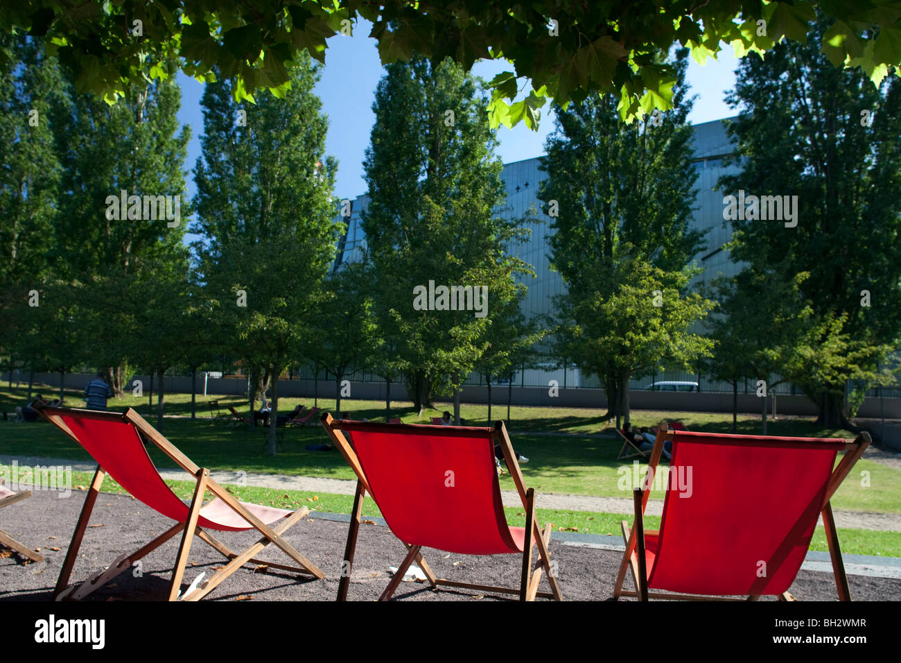 Daniel libeskind chair hi-res stock photography and images - Alamy