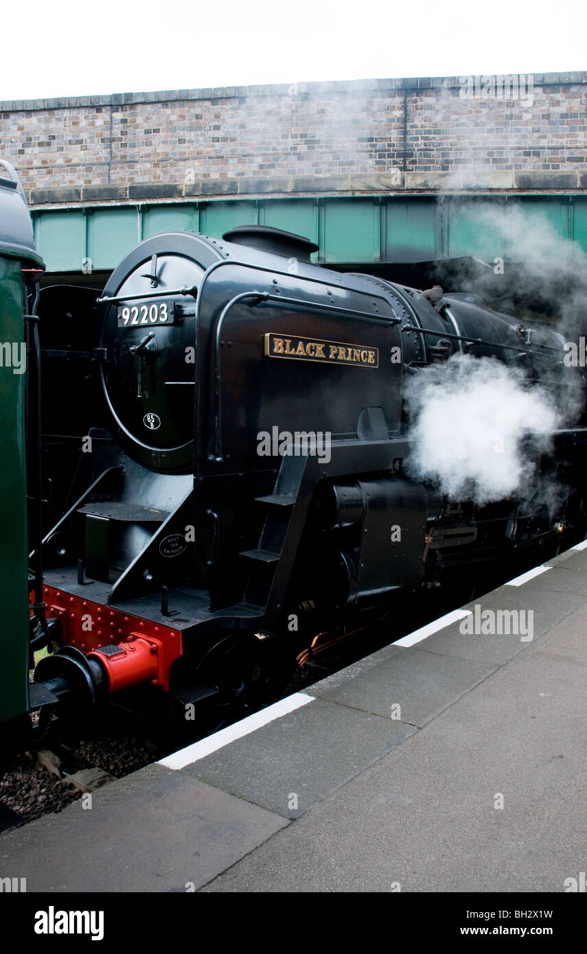 class 9f steam locomotive number 92203 at loughborough station, great ...
