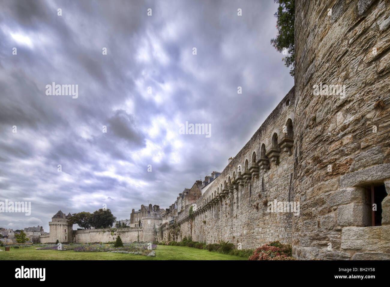 Battlements, town of Vannes, departament de Morbihan, Brittany, France ...