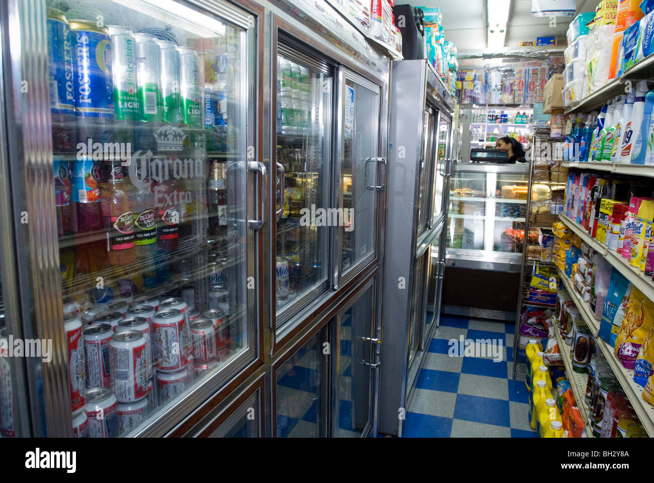 Washington heights bodega hi-res stock photography and images - Alamy