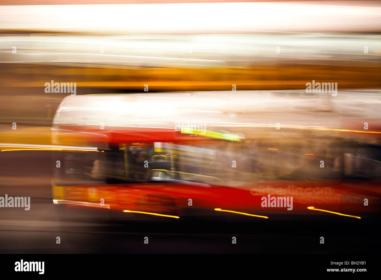 Panning bus hi-res stock photography and images - Alamy