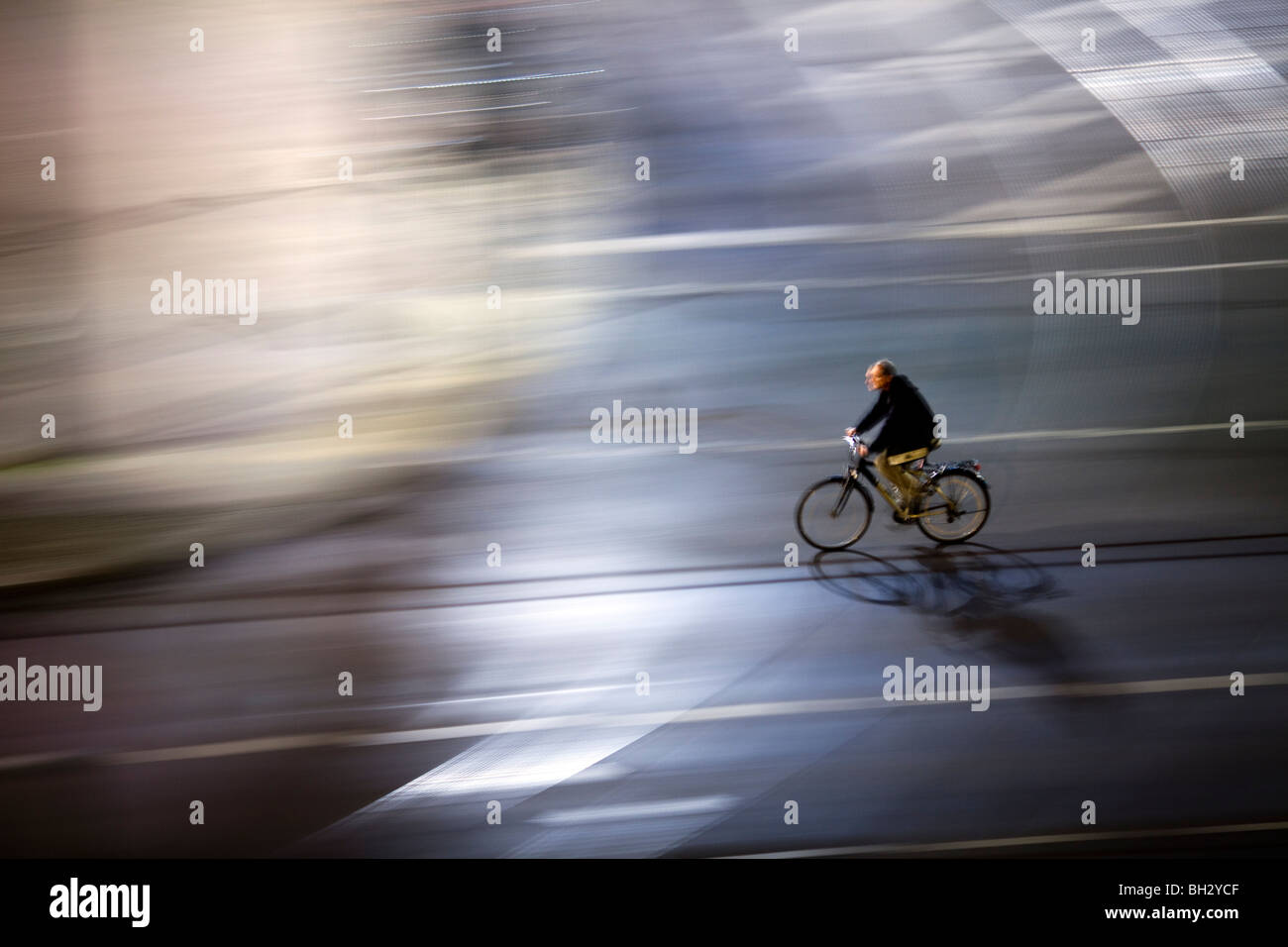 Cyclist at night hi-res stock photography and images - Alamy