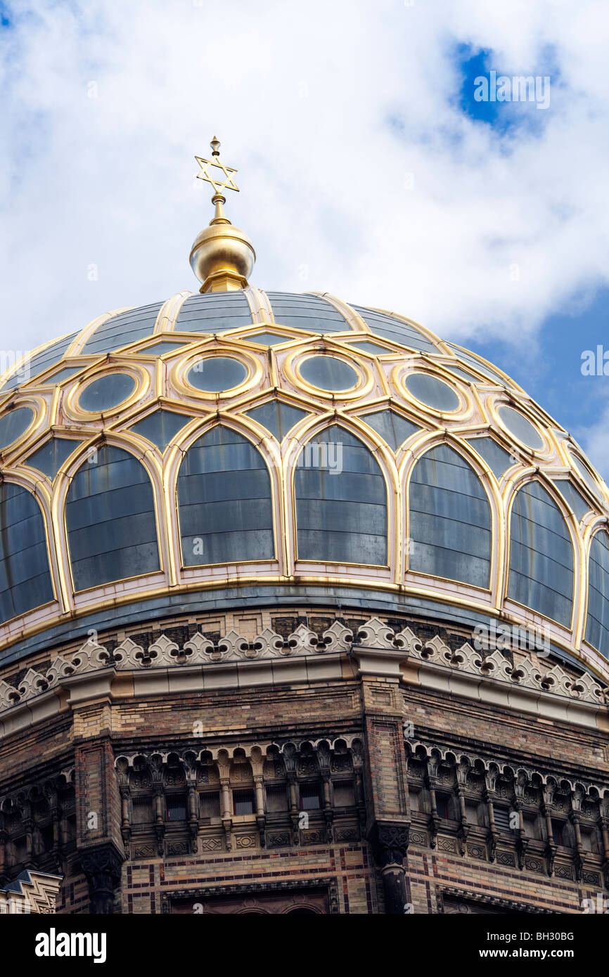 Detail from the New Synagogue building, Berlin, Germany Stock Photo - Alamy