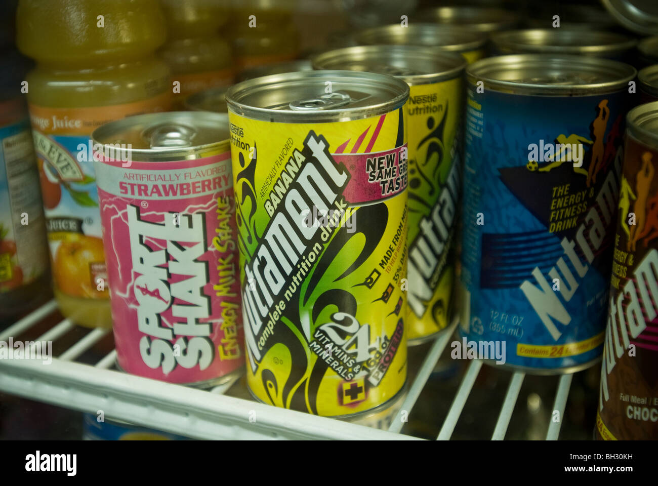 Dietary supplements nestle hi-res stock photography and images - Alamy