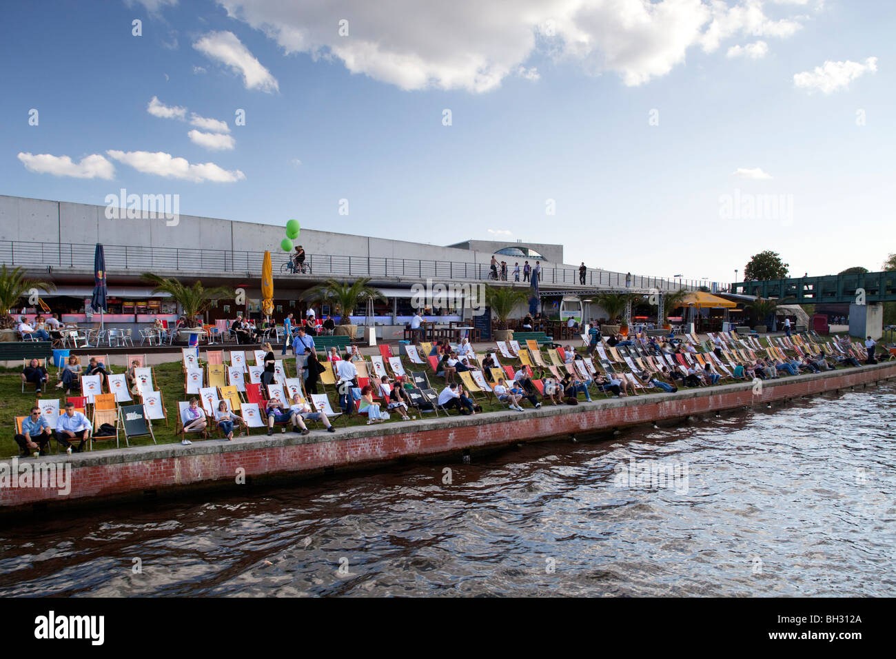 Sunbathing at the riverside hi-res stock photography and images - Alamy