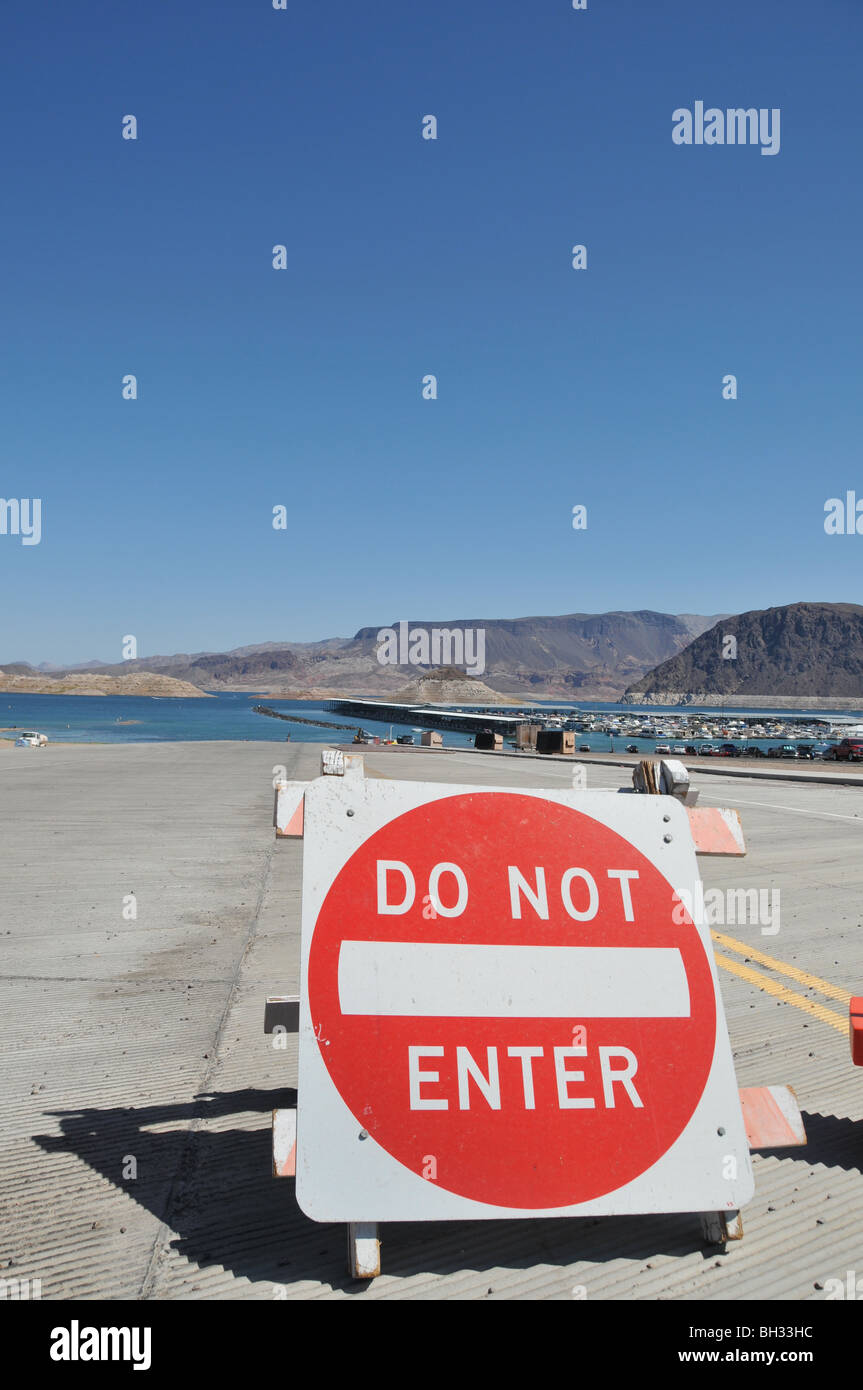 do not enter sign at the dam Stock Photo - Alamy