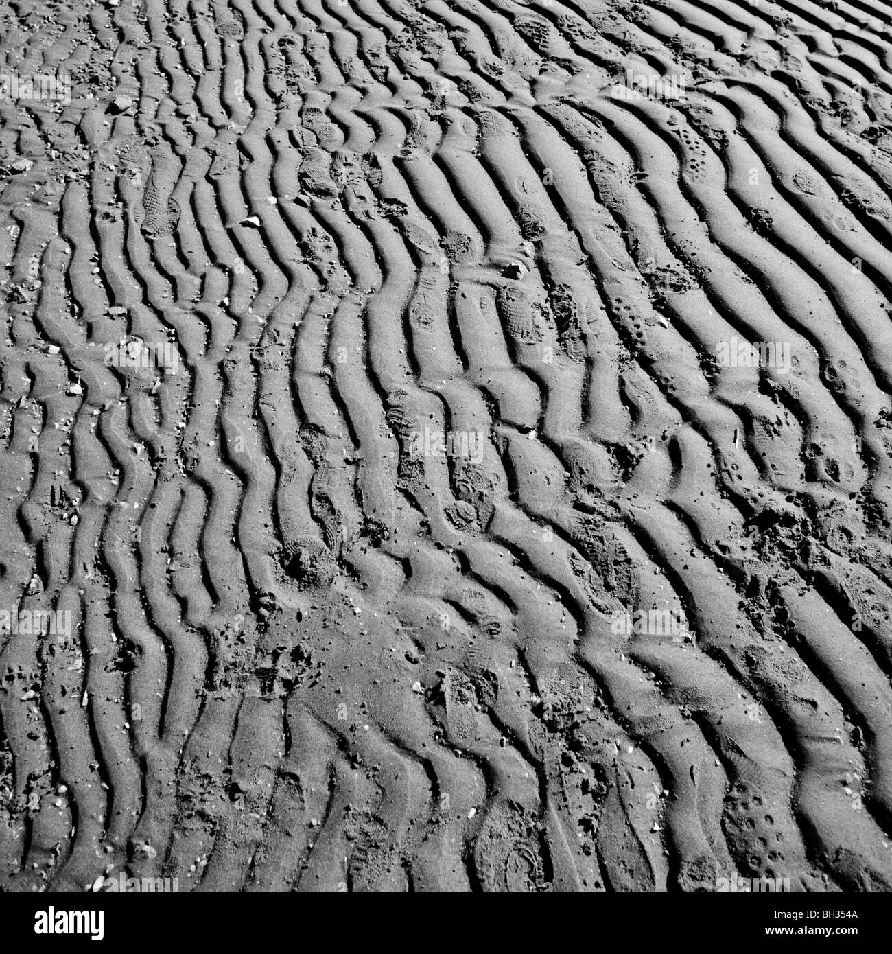 Sand texture footprints Black and White Stock Photos & Images - Alamy