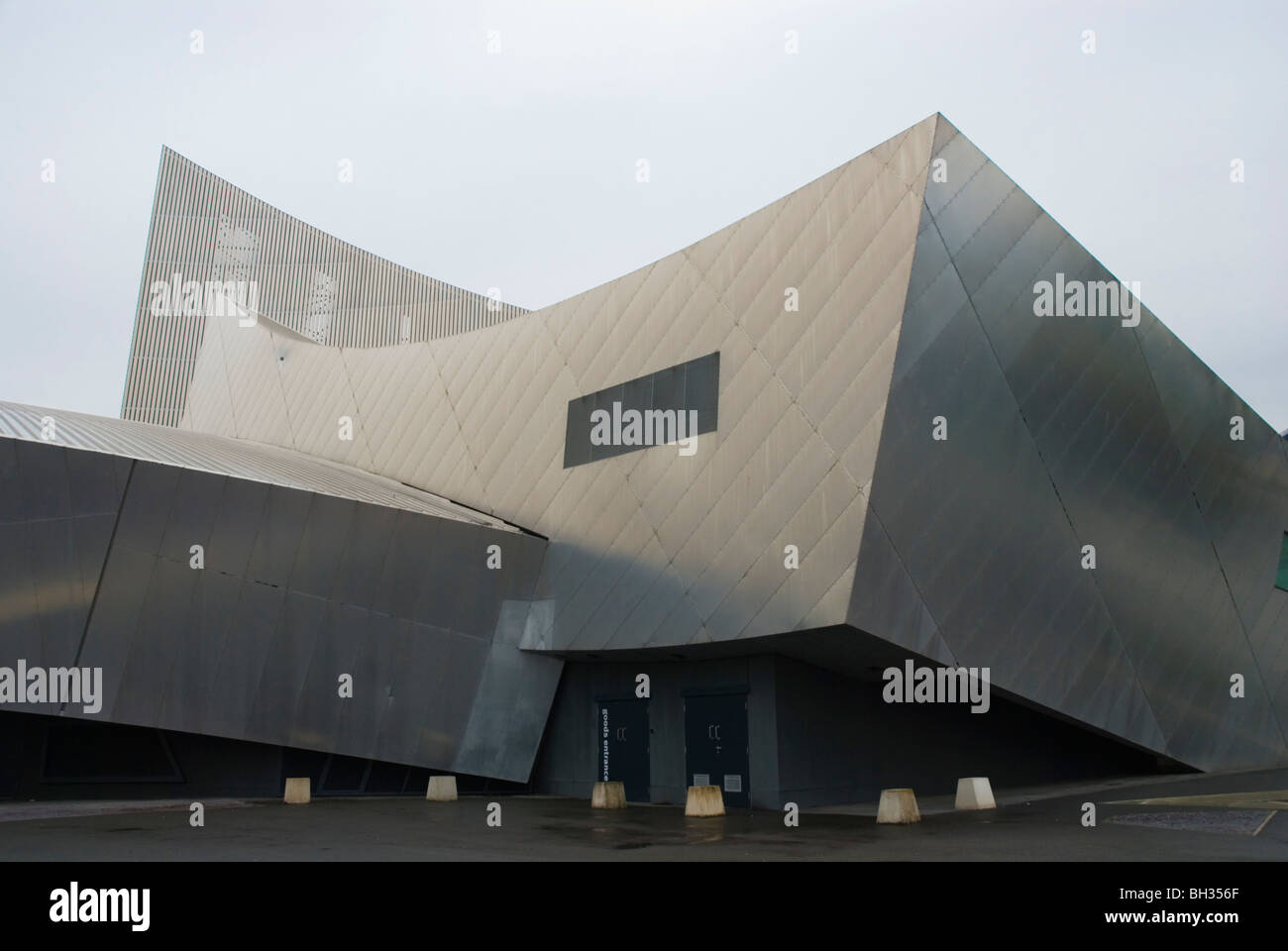 Imperial war museum north exterior hi-res stock photography and images ...