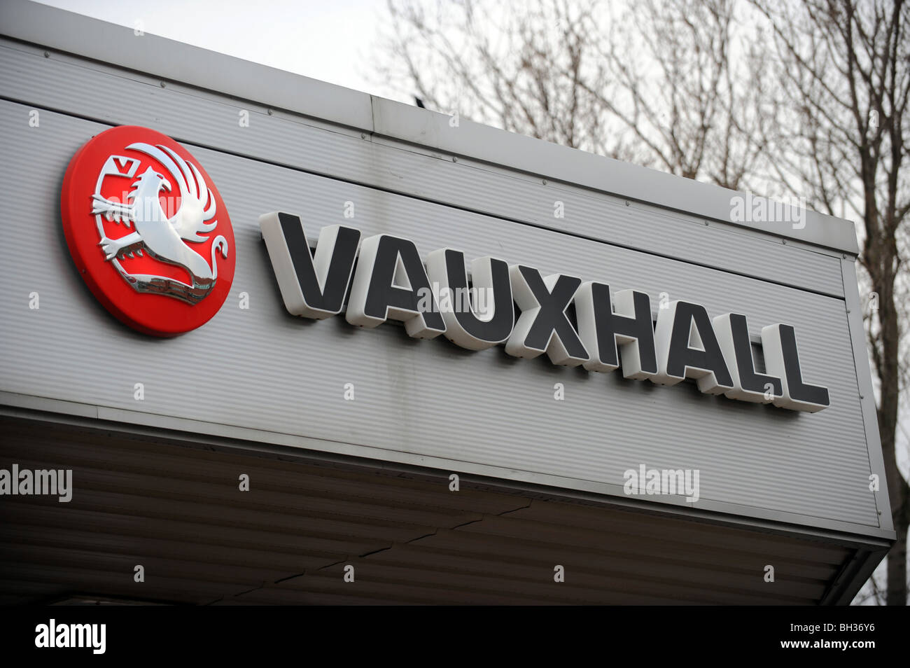 Vauxhall Sign Logo High Resolution Stock Photography and Images - Alamy