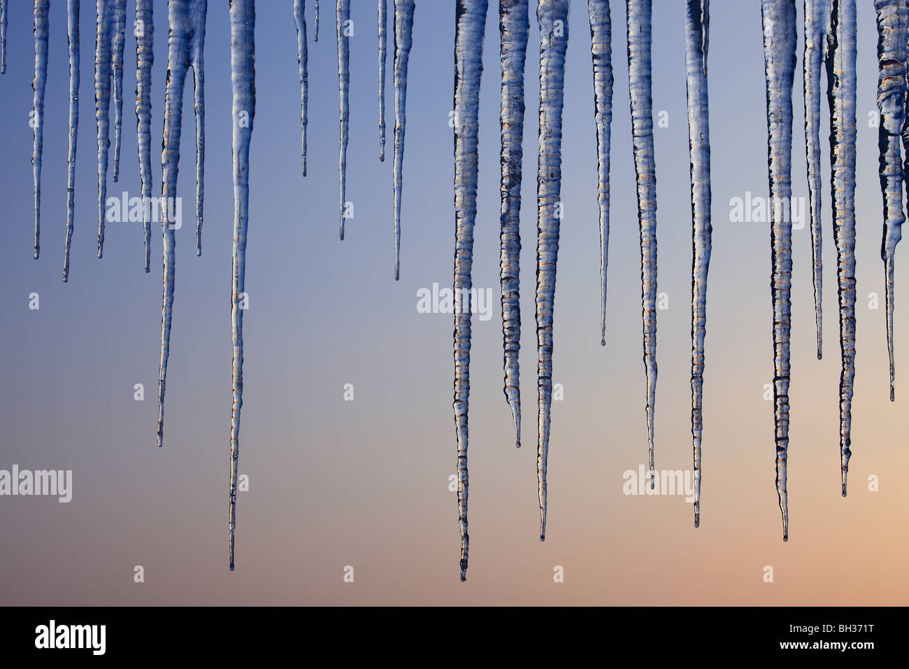 Icicles hi-res stock photography and images - Alamy