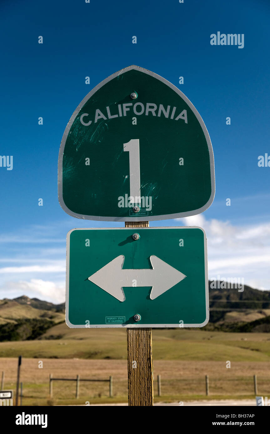 California 1 road sign hi-res stock photography and images - Alamy
