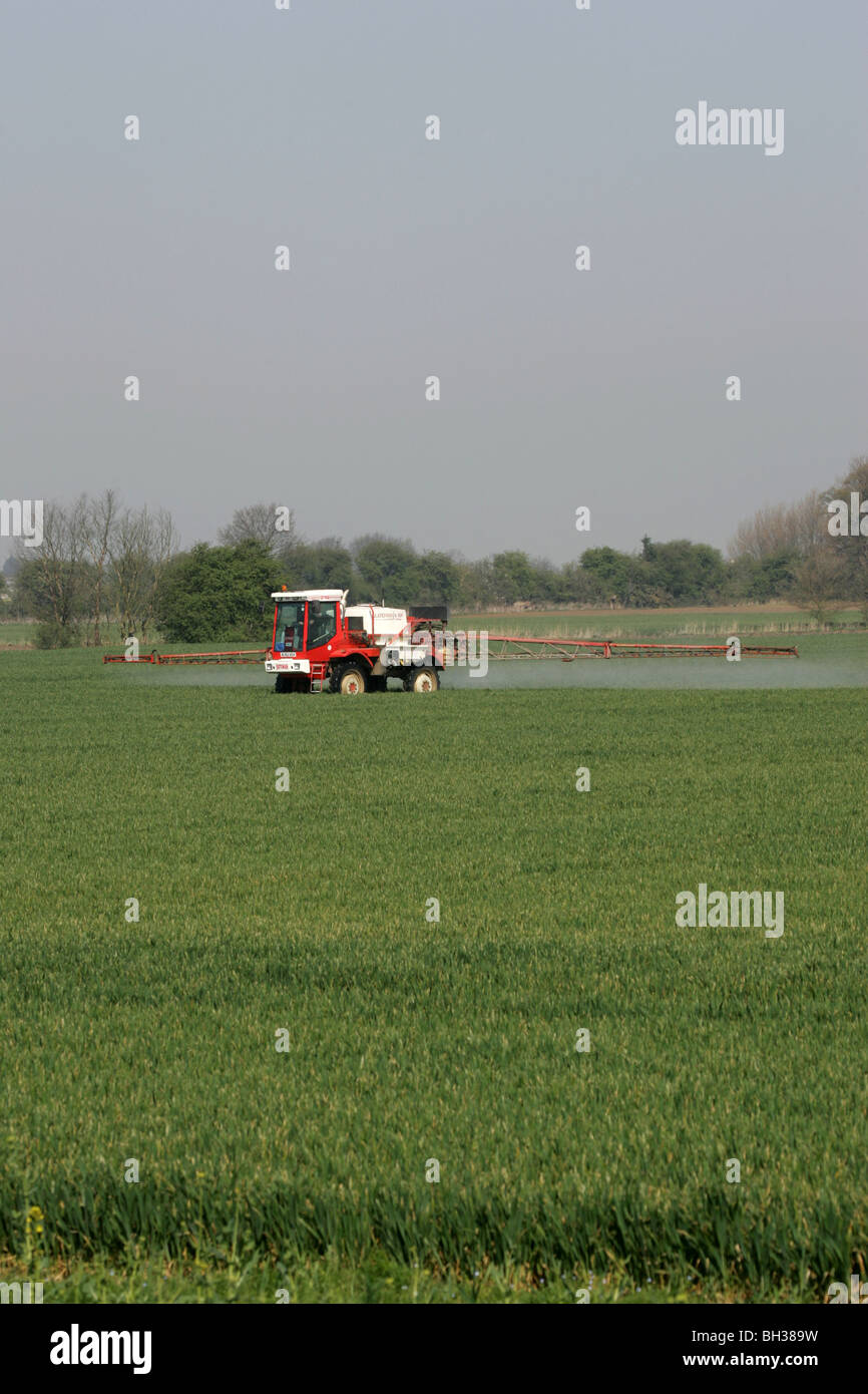 Crop sprayer hi-res stock photography and images - Alamy
