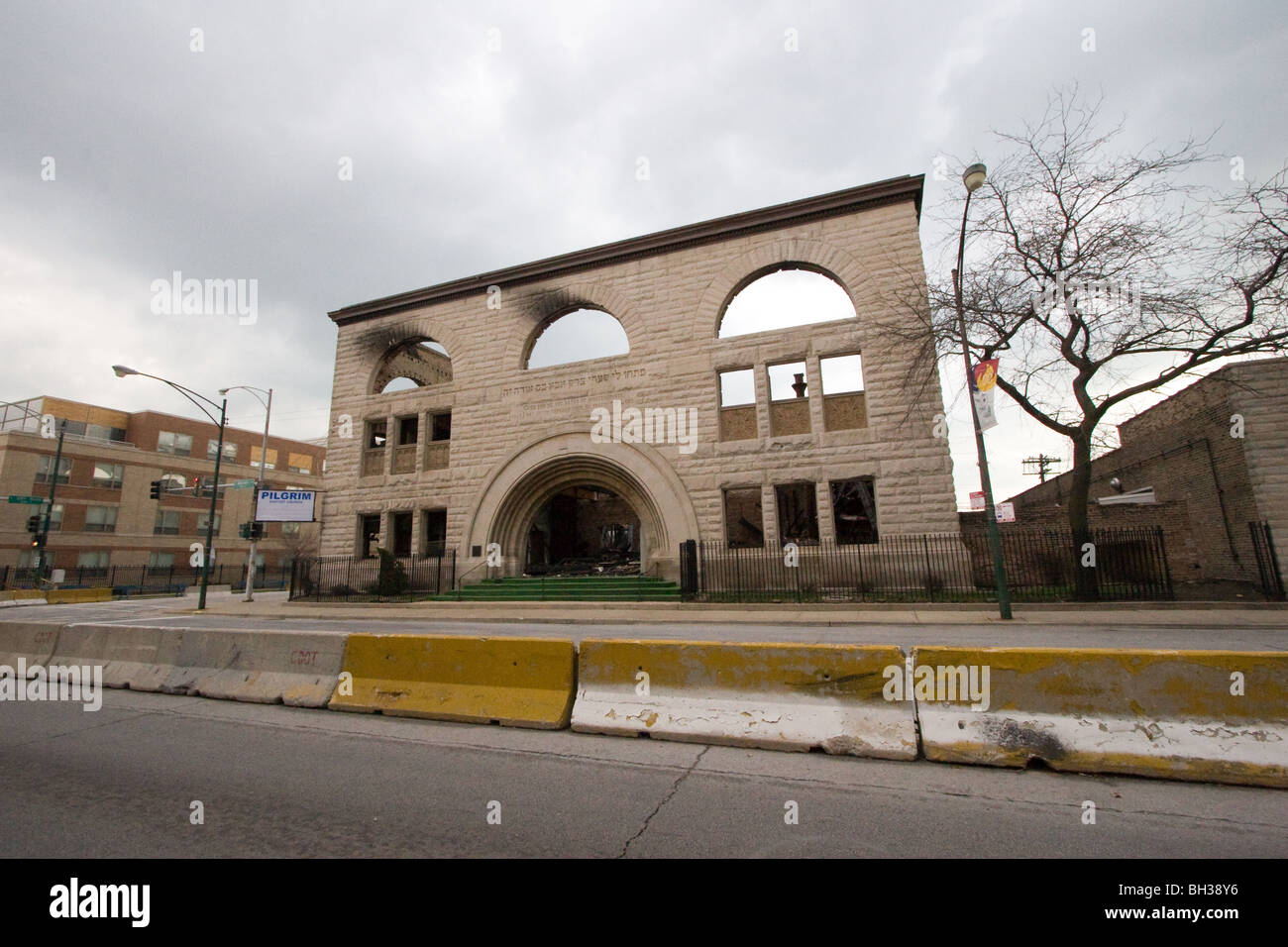 Abandoned burned down concrete building shell Stock Photo - Alamy