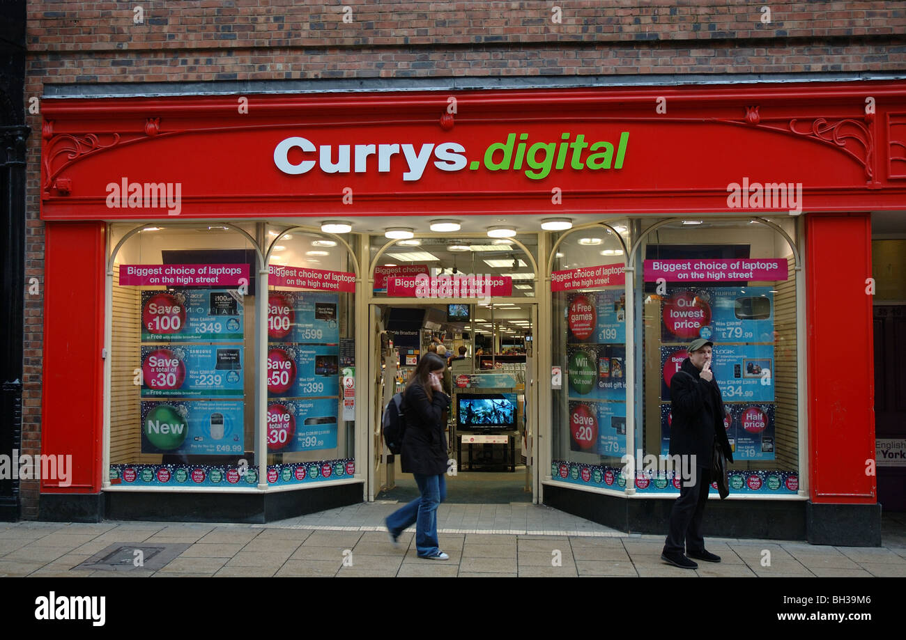 Currys electrical shop hi-res stock photography and images - Alamy