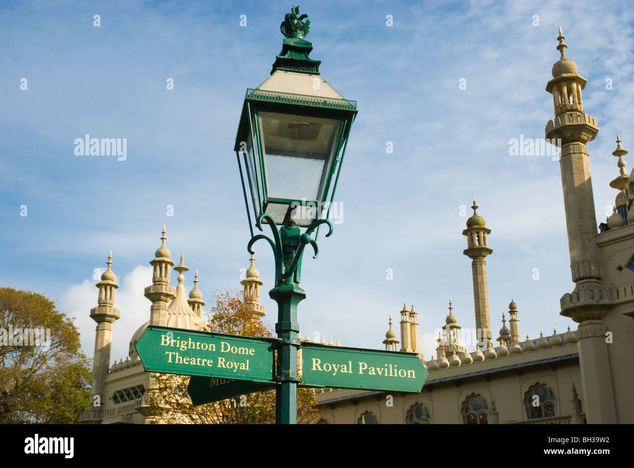 Lamp post direction sign signs hi-res stock photography and images - Alamy