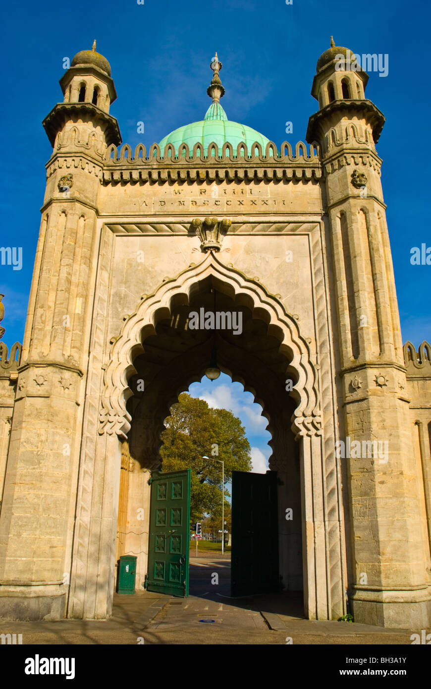 Arch gate design hi-res stock photography and images - Alamy
