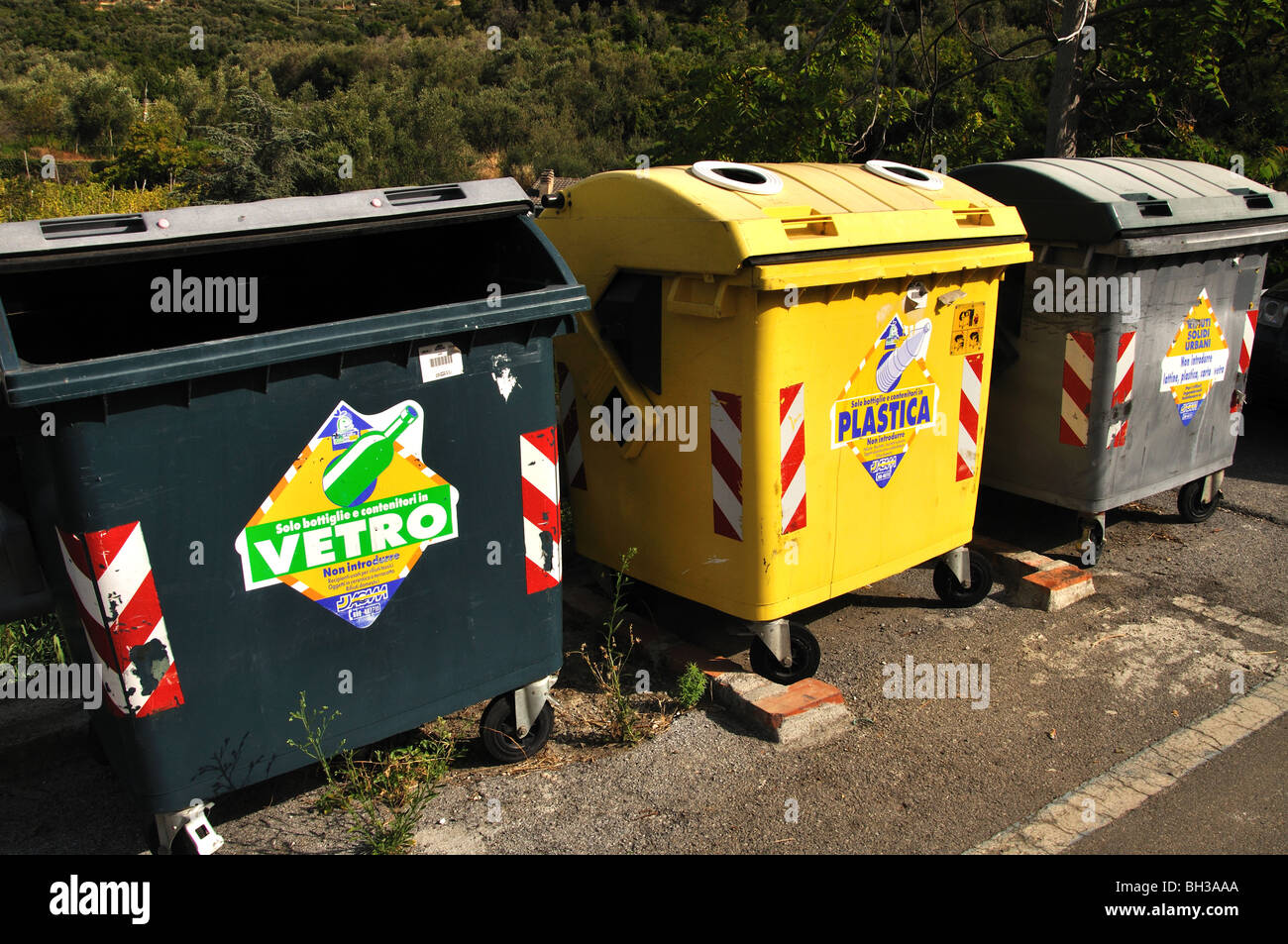 Recycling recycle bins italy hi-res stock photography and images - Alamy