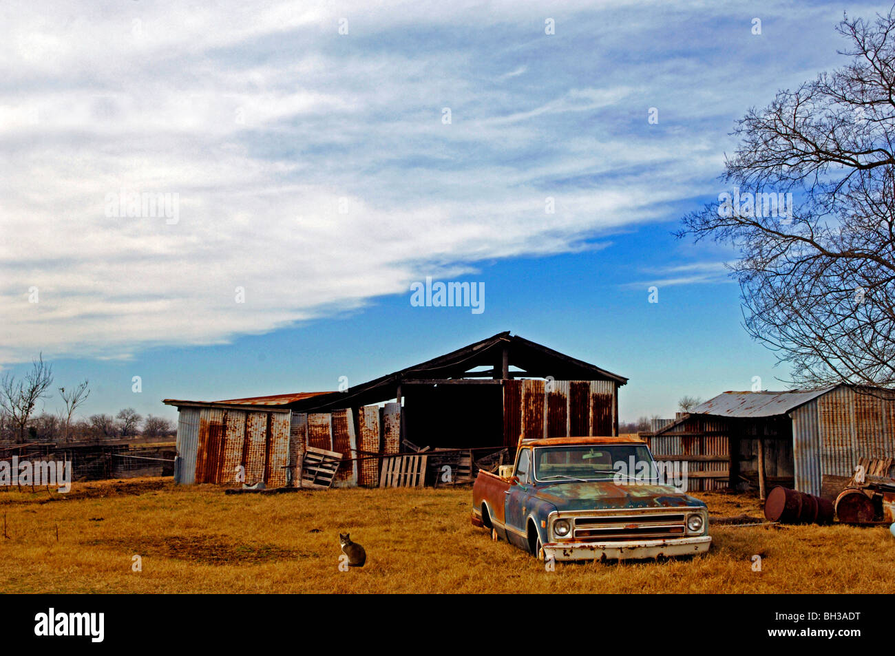 Farm scenes of rural America with rustic barns, charming homes ...